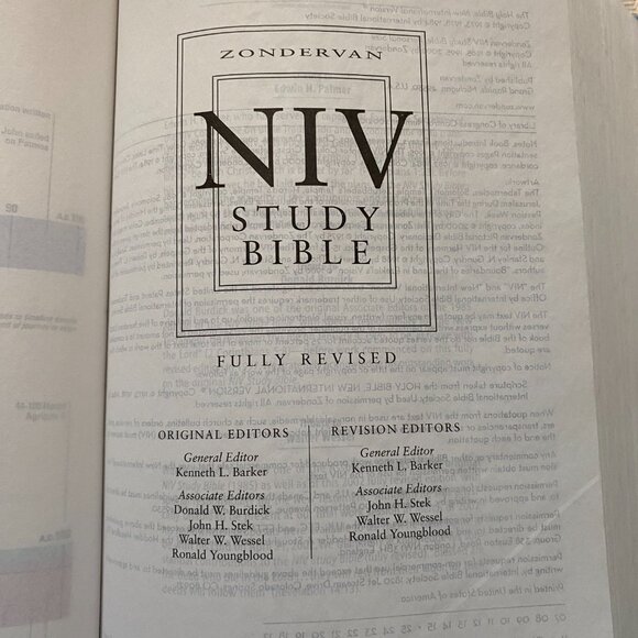 ZONDERVAN BIBLE | Accents | New International Version Study Bible Zondervan | Poshmark